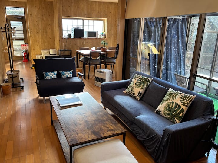 【ペットと泊まれる一棟貸し】自然と星空を楽しむ山あいの宿｜富士急まで20分｜2階建て3ldk最大8名 - 都留市