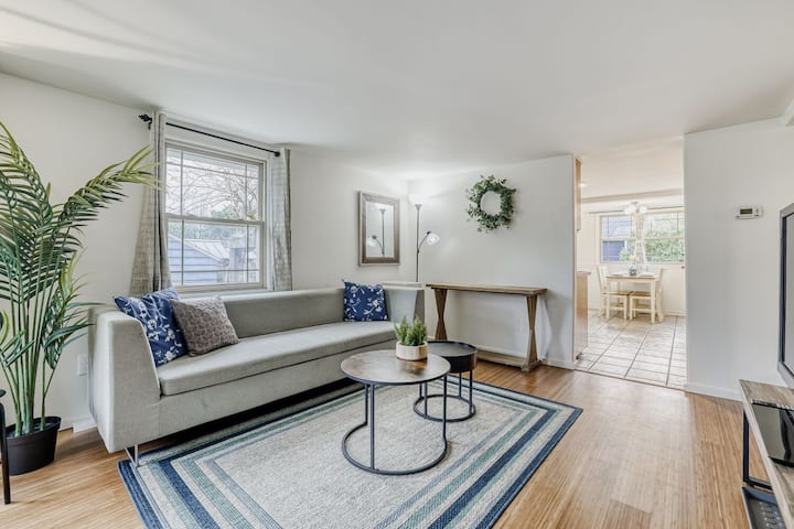Greenwood Getaway — Near Zoo, Parks, Green Lake - Seattle, WA