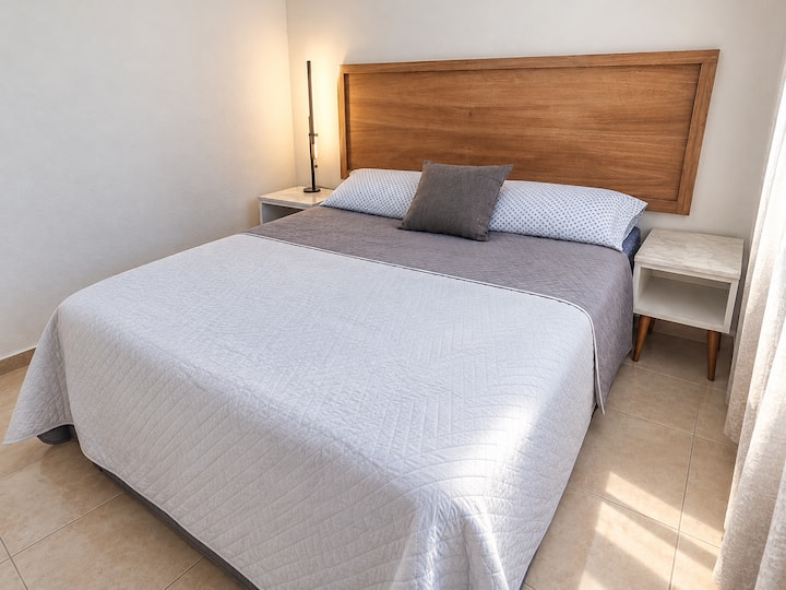 Apartment Near The Embassy/with Parking - Guadalajara