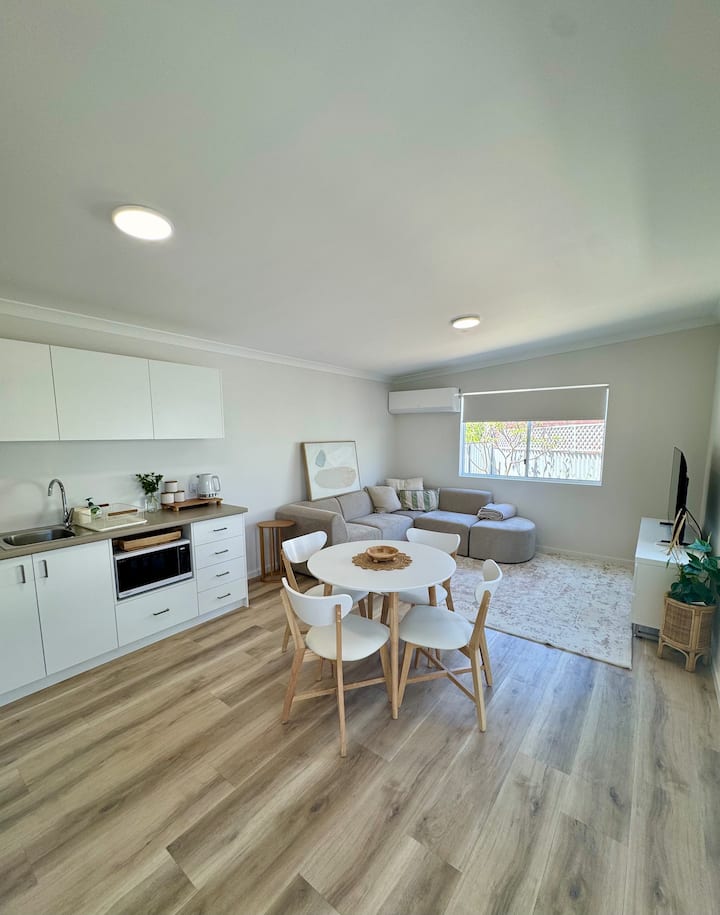 Camo’s Tree House Studio - Bunbury