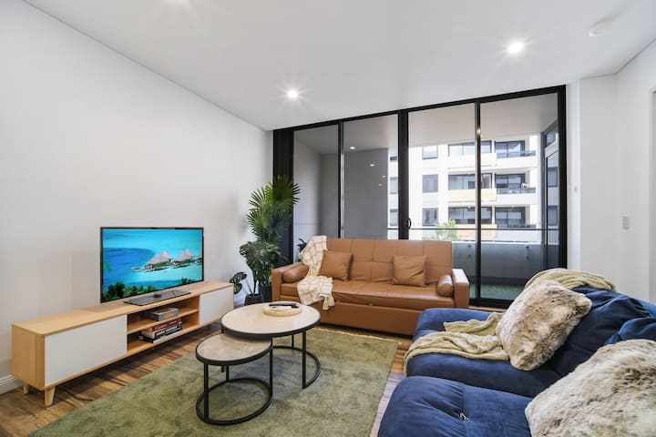 Resort-style 2br Escape Pool, Gym, Sauna, Parking - Rosebery