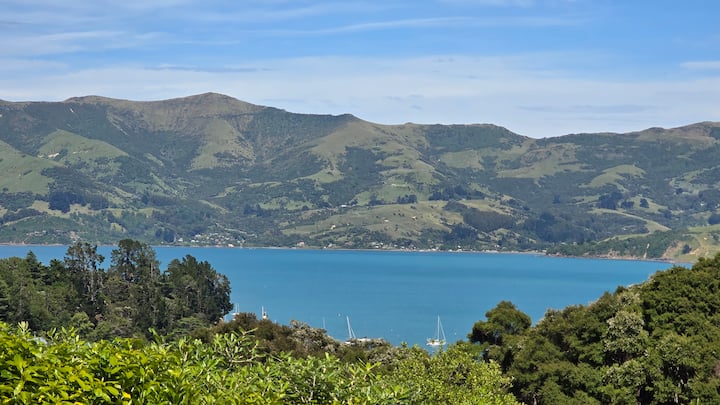 Harbour-view Haven - With Large Garden. New 17/12 - Akaroa