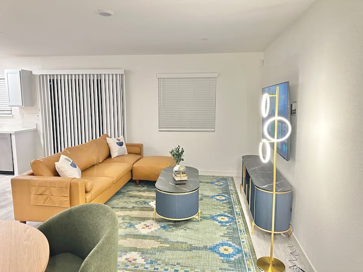 4 Bedroom Modern Retreat Near Galleria & Sunsplash - Roseville