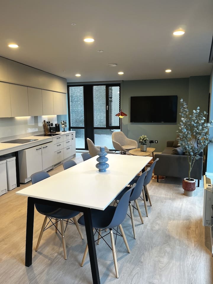 9 Bedroom Apartment-queen Street Place Apartments - Galway