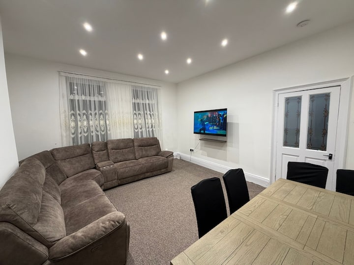 Numero Uno Budget Stays 4br For Workers & Groups - Newcastle upon Tyne