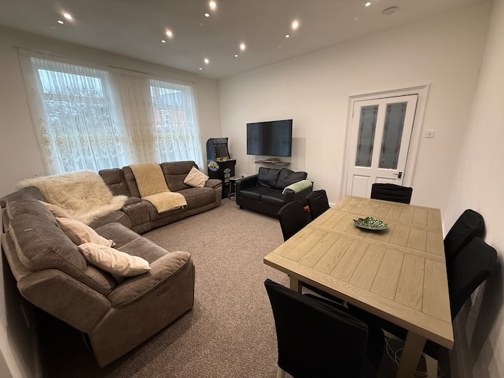 Numero Uno Budget Stays 4br For Workers & Groups - 뉴캐슬어폰타인