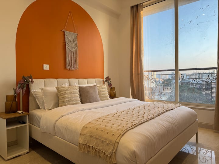 Modern Boho King Bed Parking Daily Clean Wifi Tv - Mumbai