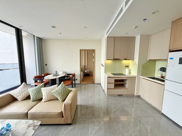 2 Bedrooms | Bathtub | Amenities - Chine