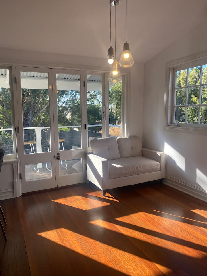 Enjoy House With Bright Veranda & Peaceful Garden - Greenmount