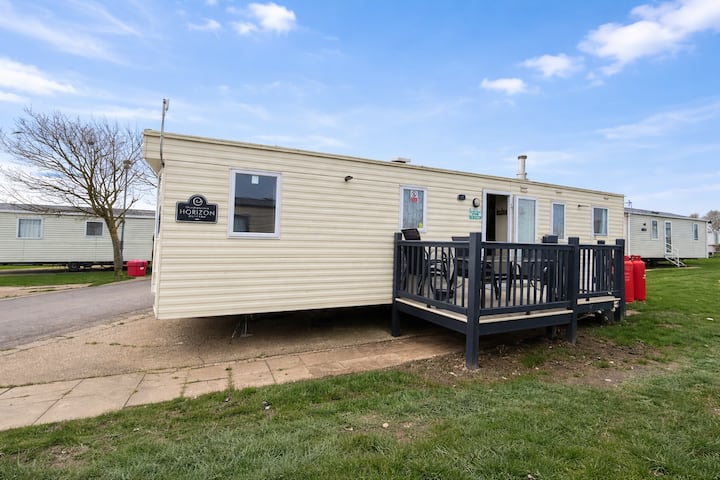 Caravan At Sand Le Mere In Yorkshire Ref 71003i - Withernsea