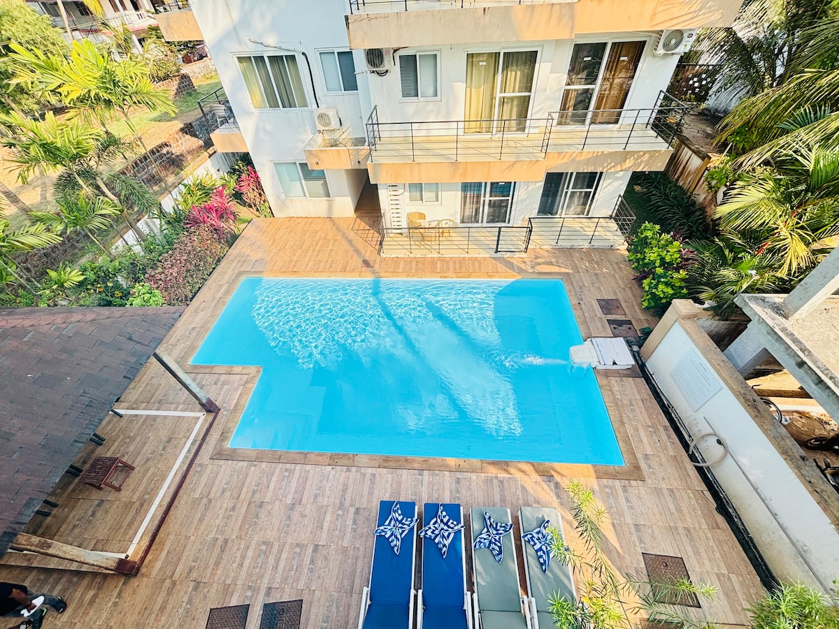 2bhk terraza privada estilo loft, vista a la piscina, Arpora ...