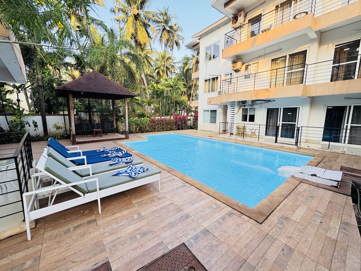 2bhk terraza privada estilo loft, vista a la piscina, Arpora ...