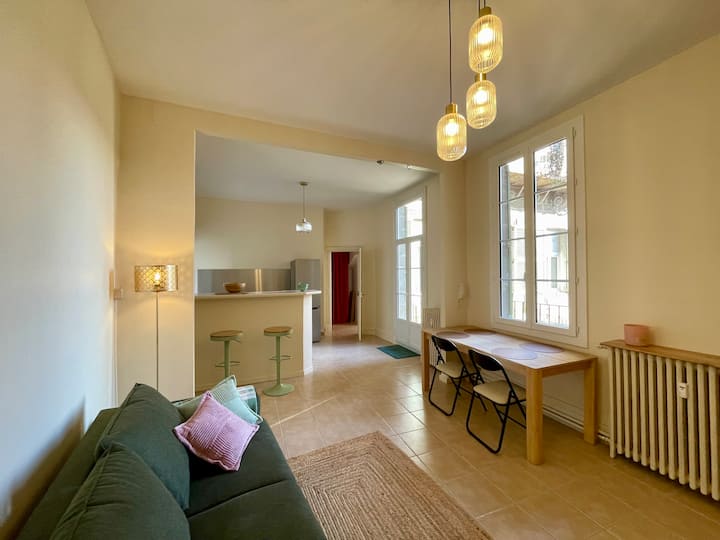Rare : Lumineux, Calme, Grand Balcon & Vue Dégagée - Avignon