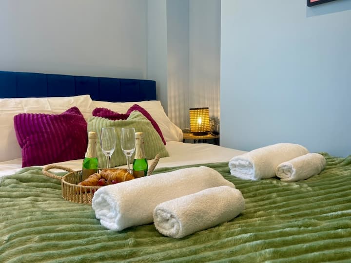 Long Term - 35% Discount - Free Parking - Faversham