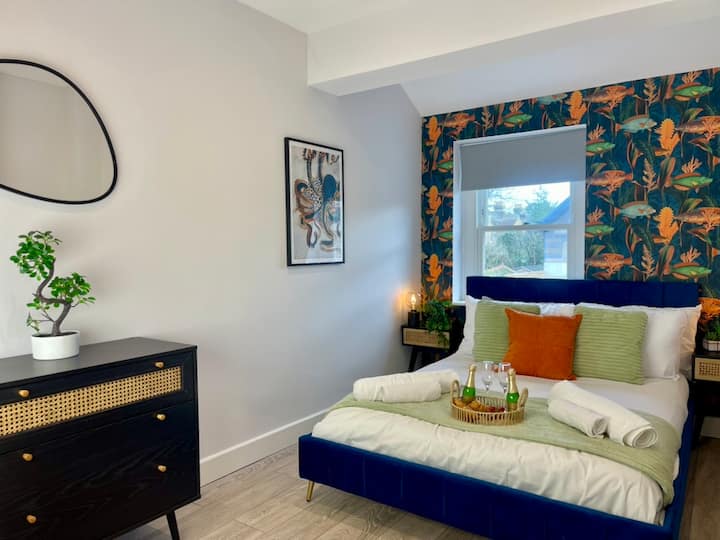 Long Term - 35% Discount - Free Parking - Faversham