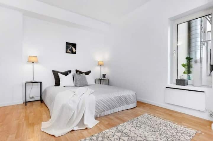 Spacious 15sqm Room | Central | 65” Tv | Rooftop - Oslo