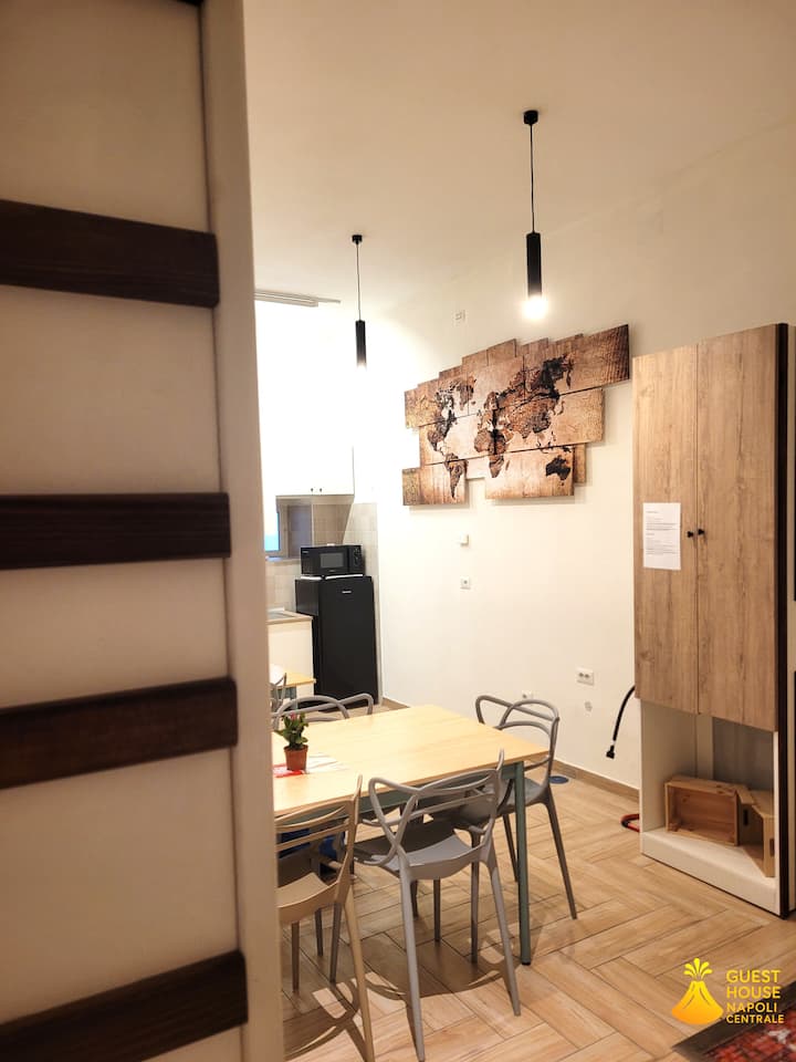 Intero Alloggio A Pochi Passi Dalla Stazione - Naples