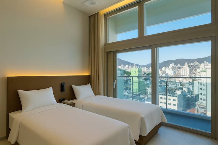 [매그넘남포] 전객실테라스_복층 슈페리어 트윈_2 - Busan