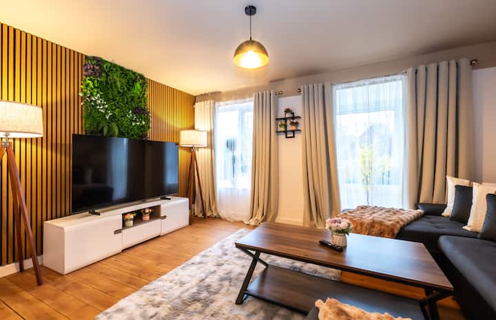 Open Mind Property- Hot Tub, Sauna & Free Parking - Gosport