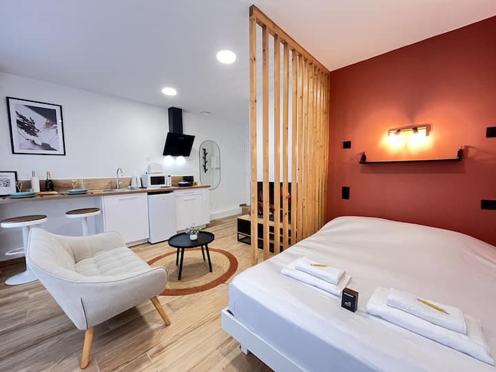 Paris 21 - Studio Charmant Proche Du Centre-ville - Bezannes