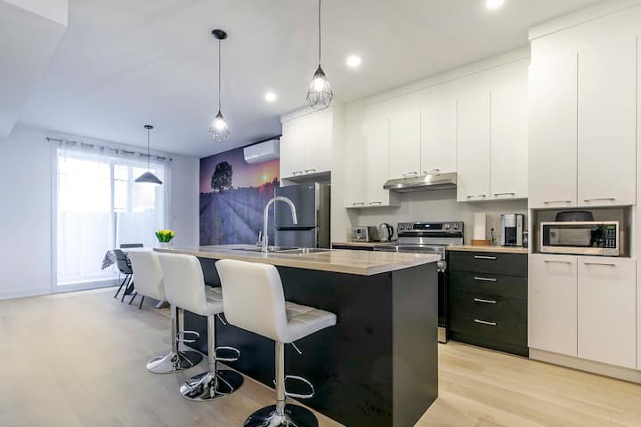 3653m,3 Bedroom Longueuil Free Parking - Chambly