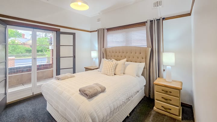 Entire 3 Bdr Home Darlow St Wagga - Wagga Wagga