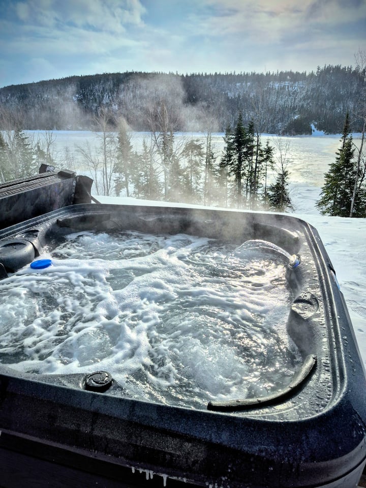 Bord De L’eau | Chalet Chaleureux Avec Spa & Plage - Saguenay