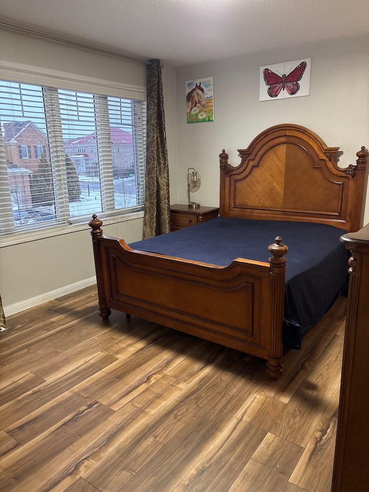 Hwy 427 And 10 Min Drive To International Airport - Bolton