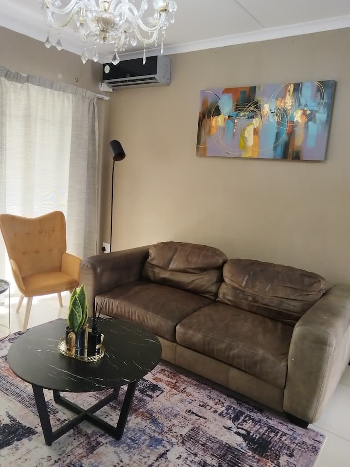 Two Lilies
Self Catering Apartment - Tlhabane