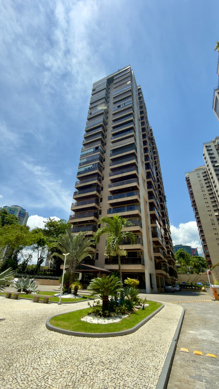 Charmoso Apto Na Barra - Brasil