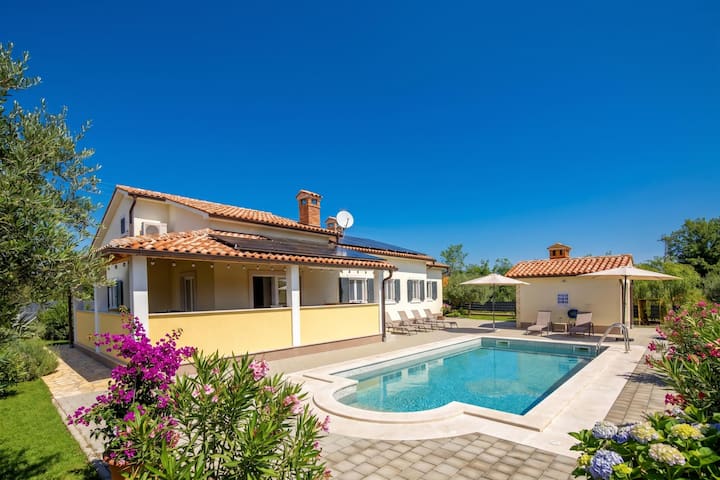 Casa Berton – Heated Saltwater Pool - Rabac