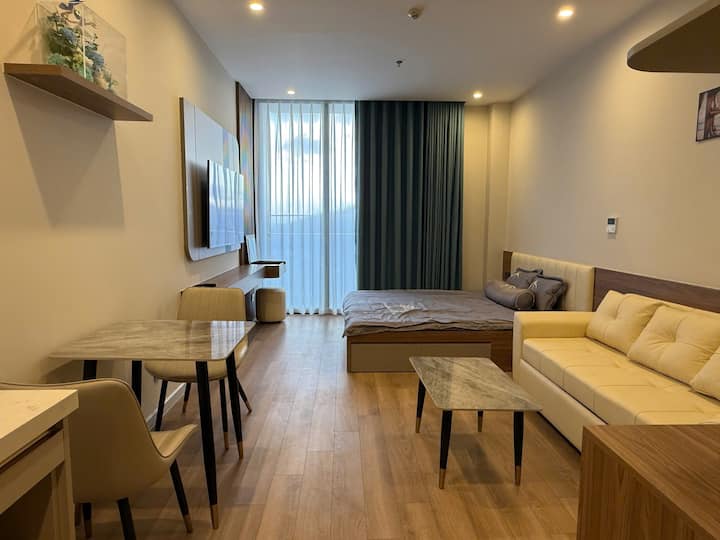 34 Căn Hộ Icon40 Seaview Bãi Cháy, Hạ Long - China