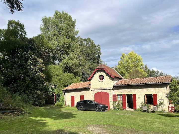 Cozy Guesthouse On Historic Castle Property - Saint-Marcellin