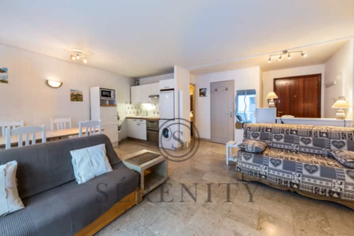 Grand Studio En Plein Centre Du Village - La Tania