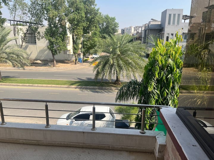 Enjoy Your Specious Time With Friends And Family - Lahore