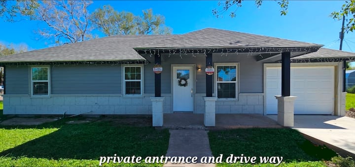 Beautiful Home In Harlingen Tx 
3bds&3ba 1garage - Harlingen, TX