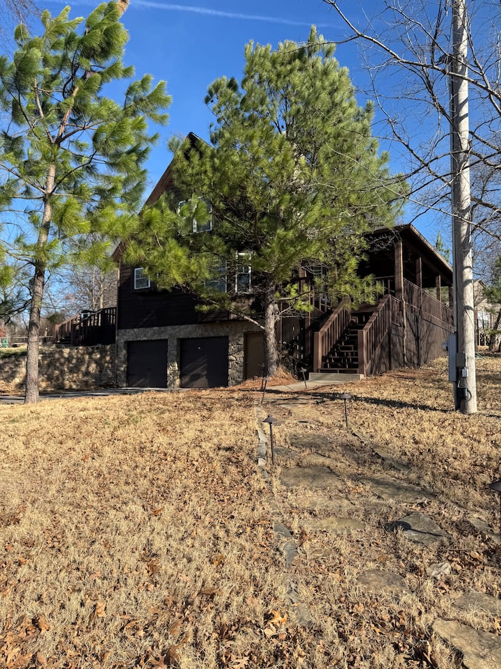 Beautiful Grand Lake Home With Dock/lake Access! - Disney, OK