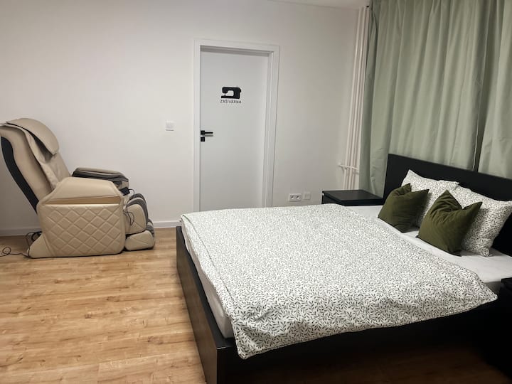 Zašívárna S Masážním Křeslem V Centru Ostravy - Ostrava