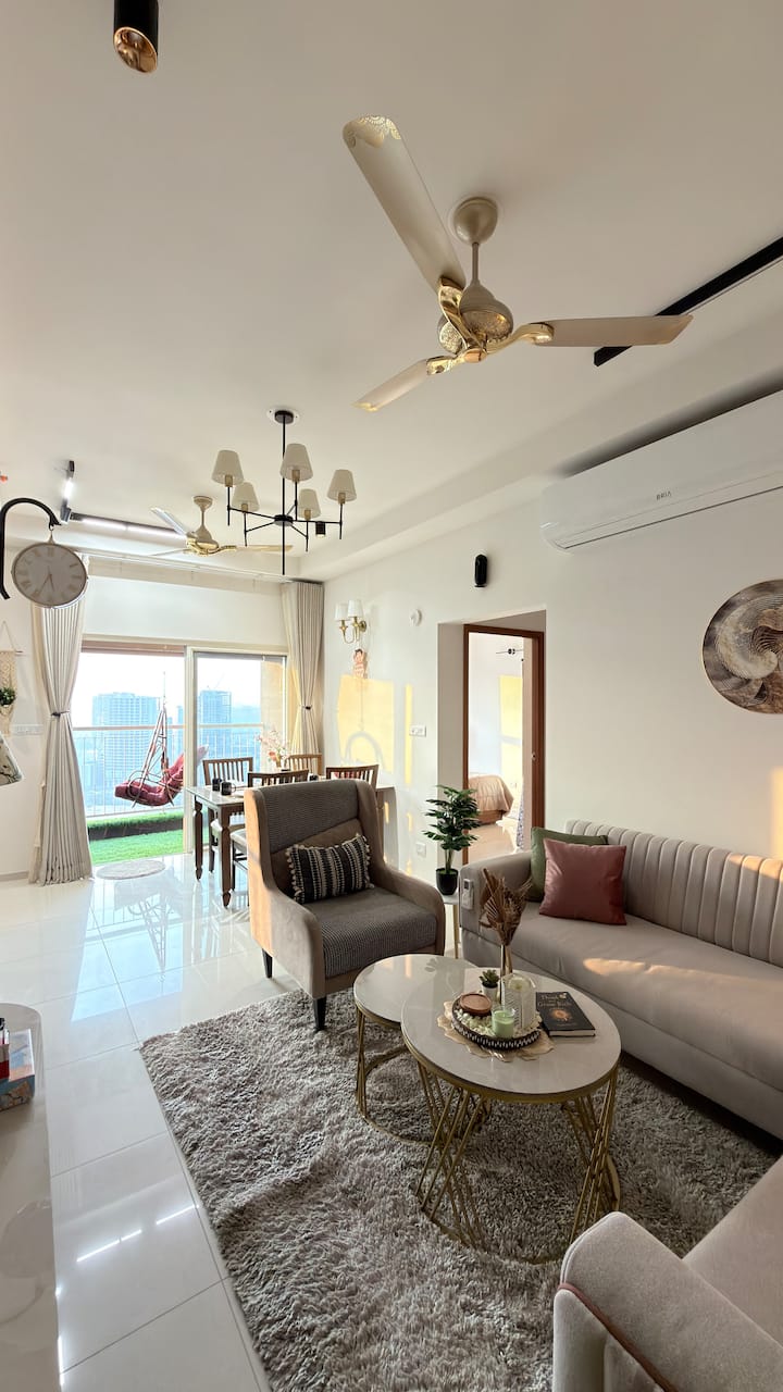 Beige Zenith : Spacious 2bhk Apt Higher Fl + Pool - Ahmedabad