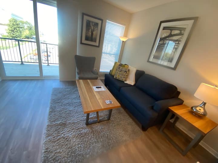 Luxury Hoffman Estates 1x1 Apartment - Schaumburg