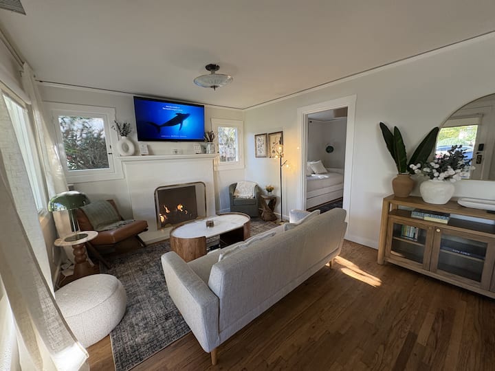 3 Bd Remodeled Bungalow-large Yard Near Downtown - Santa Barbara