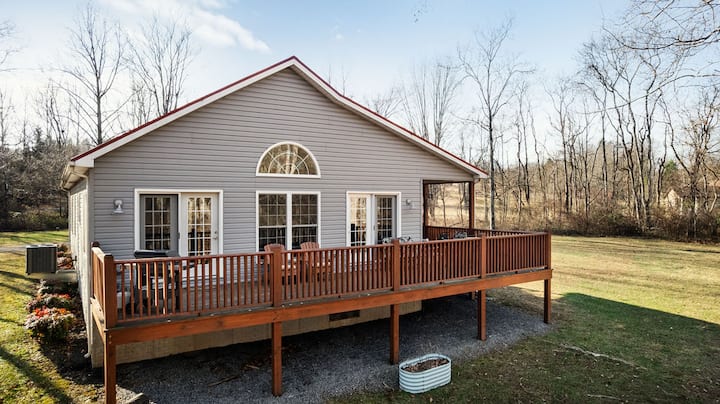 Mariposa Private Creek Retreat | Stay With Branch - Big Pool, MD