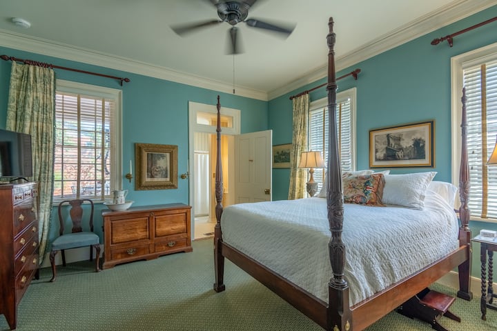 Downstairs Suite At William Harris House - Natchez, MS