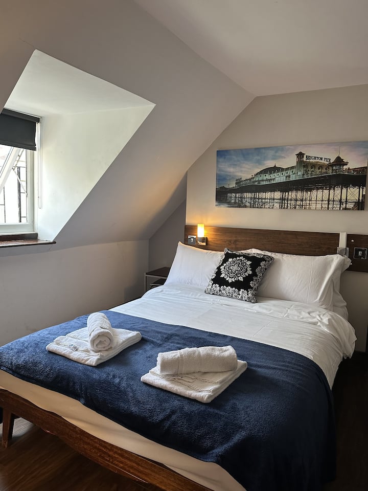 Loft Room Near The Sea | Guest And The City - Brighton