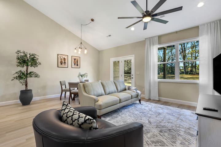 Southern Stays-near Bmw, Michelin & Gsp Airport - Lake Bowen, SC