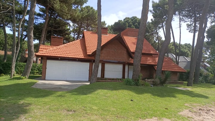 Excelente Chalet En Zona Norte A 300 Mts Del Mar - Pinamar
