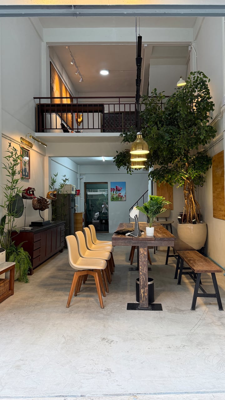 Rooftop | Grand Palace | China Town 3km.| Khaosan - Dusit District