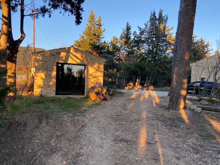 Maison Située à 800m Du Centre Du Village - Lourmarin