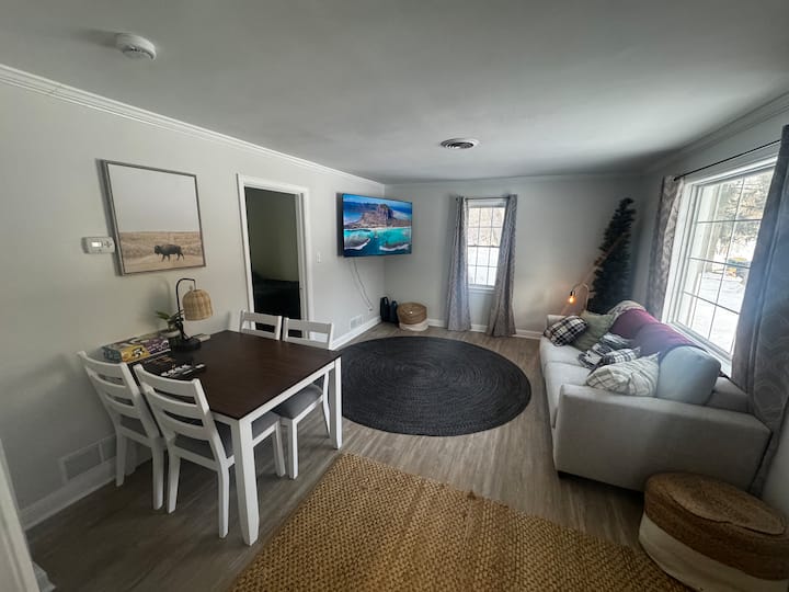 Cedar Creek Cottage - Grafton, WI