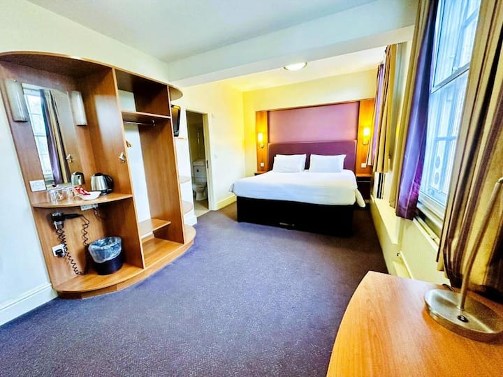 Alty Hotel - Altrincham